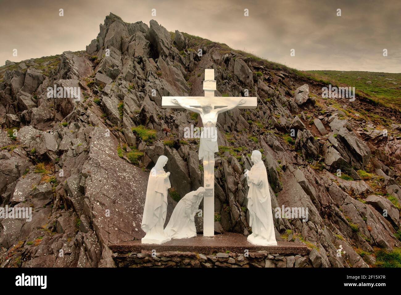 Dingle peninsular ireland cross hi-res stock photography and images - Alamy