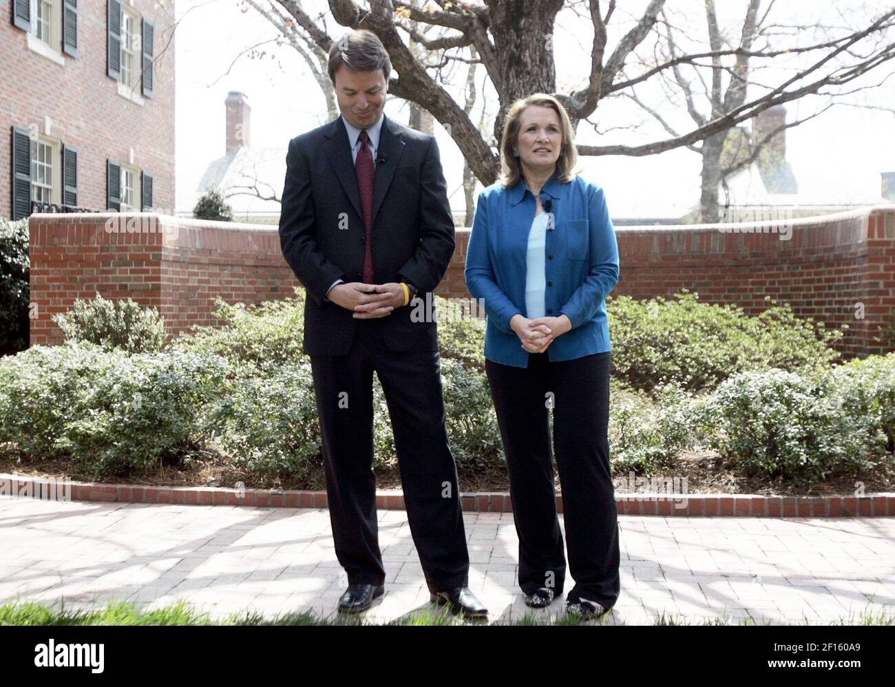 Democratic presidential candidate John Edwards and his wife, Elizabeth ...