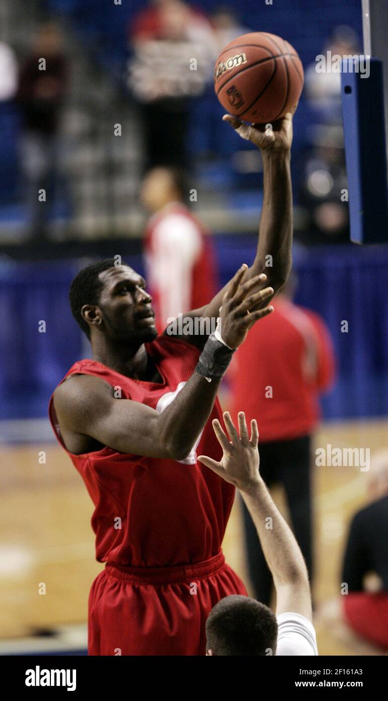Ohio State's Greg Oden shot around during a practice session the day ...