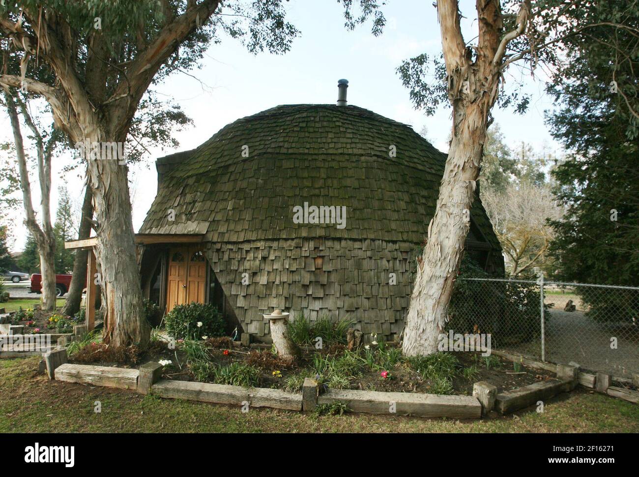 Bob and Carol Hill, of Madera Ranchos, live in this geodesic dome home ...