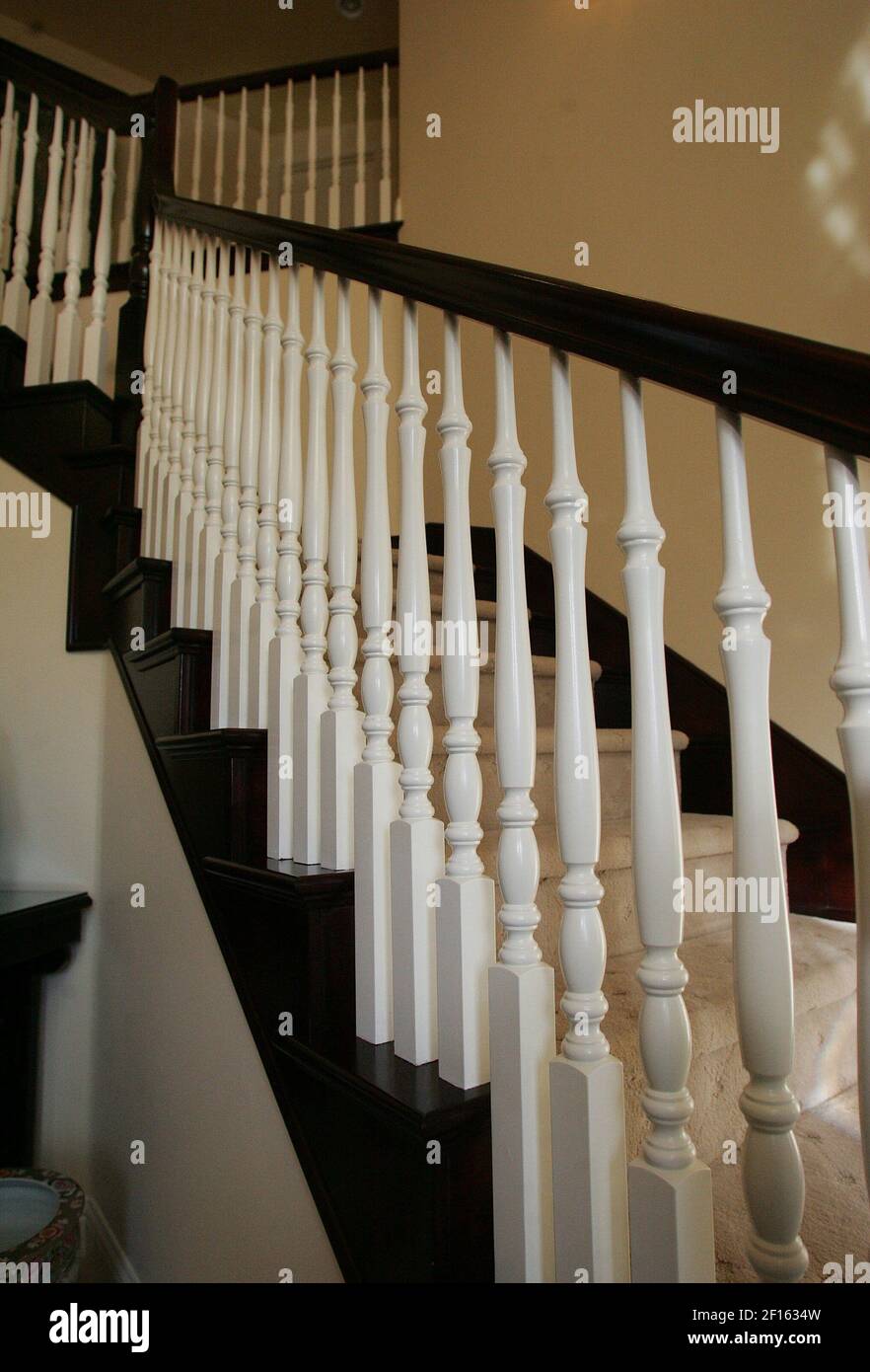 Susan Soares wanted a traditional look to her staircase, which includes ...