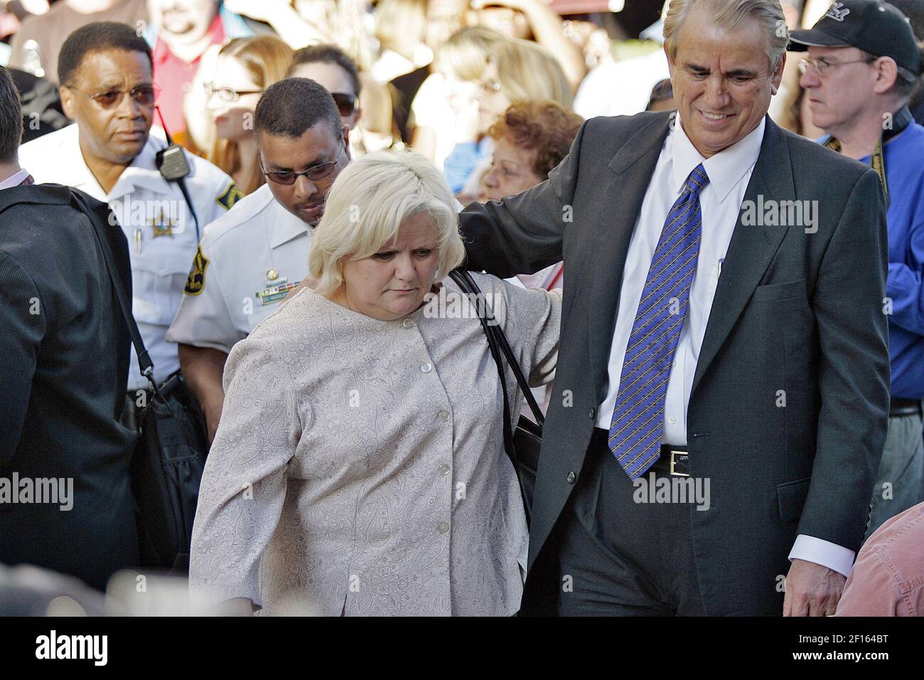 Virgie Arthur leaves the Broward County courthouse after the Anna ...