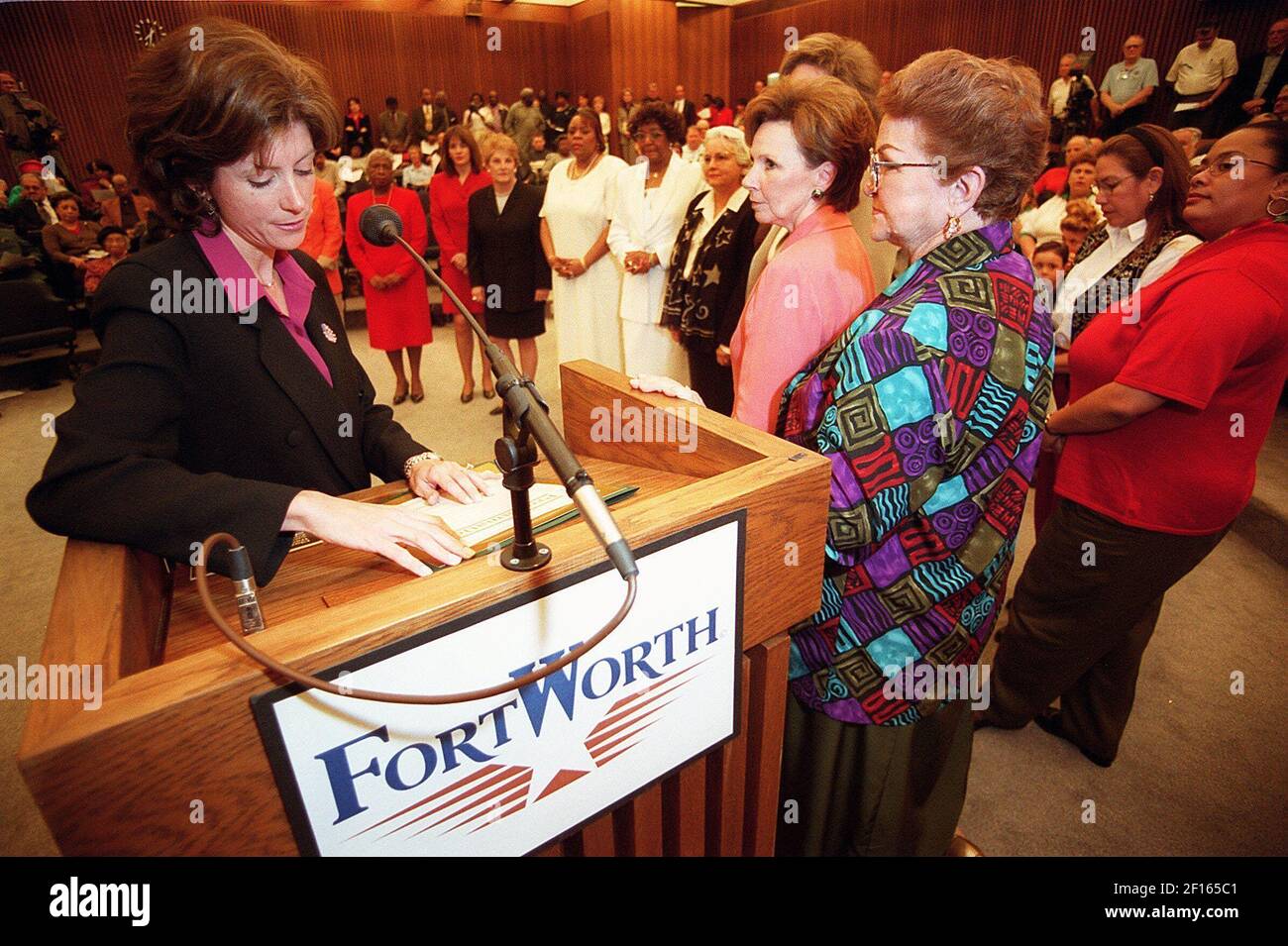 District 9 City Coucilwoman Wendy Davis presents the 11 honorees for ...