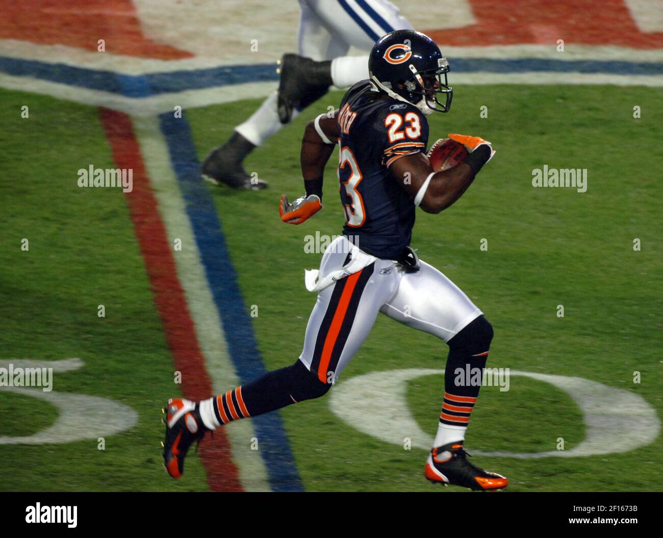 The Chicago Bears Devin Hester (23) breaks away from the Indianapolis ...