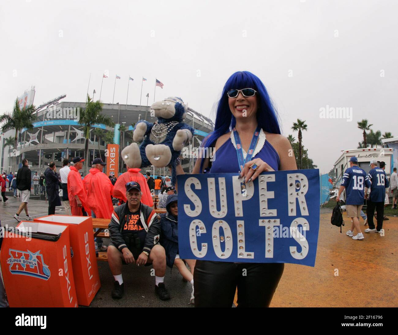 Julie Ezell, Indianapolis shows her colors outside Dolphin Stadium ...