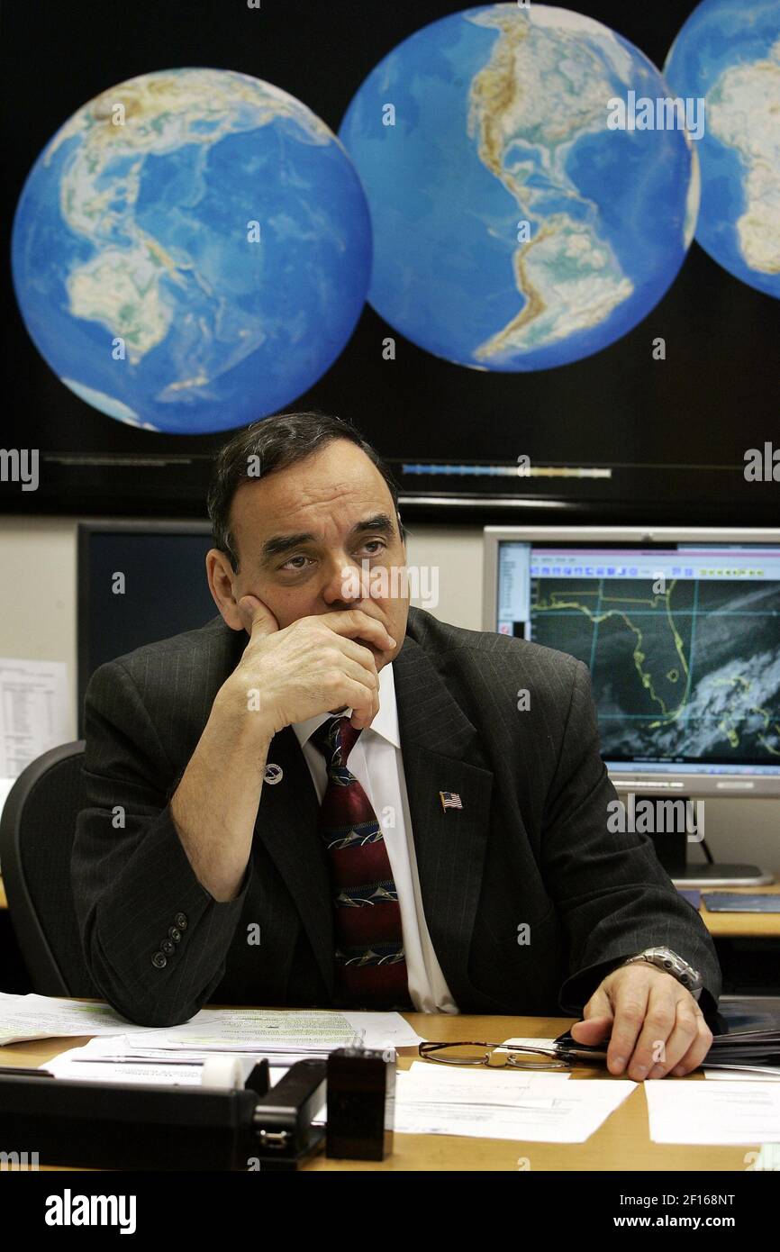 Bill Proenza is the new director of the National Hurricane Center ...