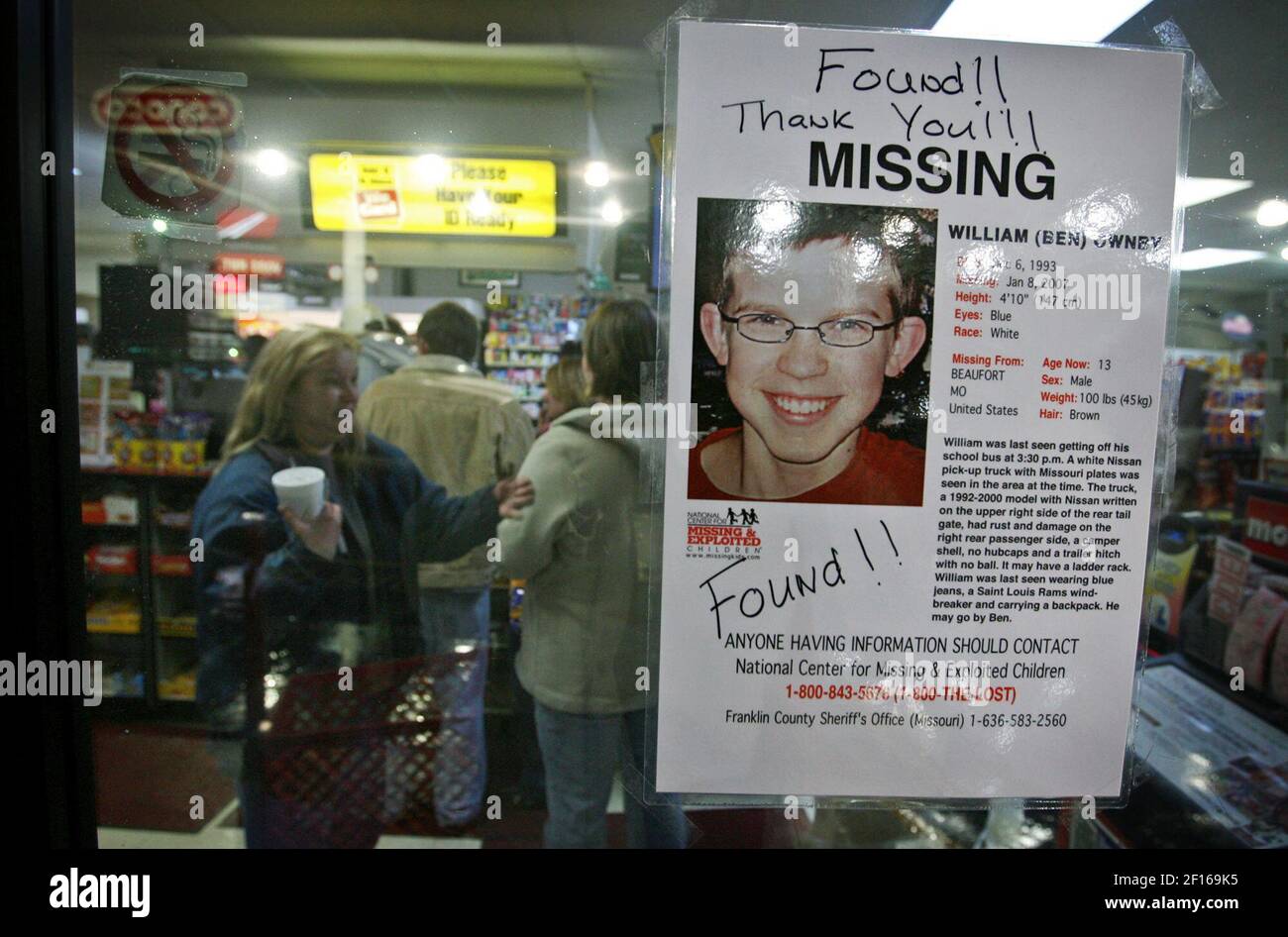 Residents of Beaufort, Missouri, gather at the Voss Market on Friday ...