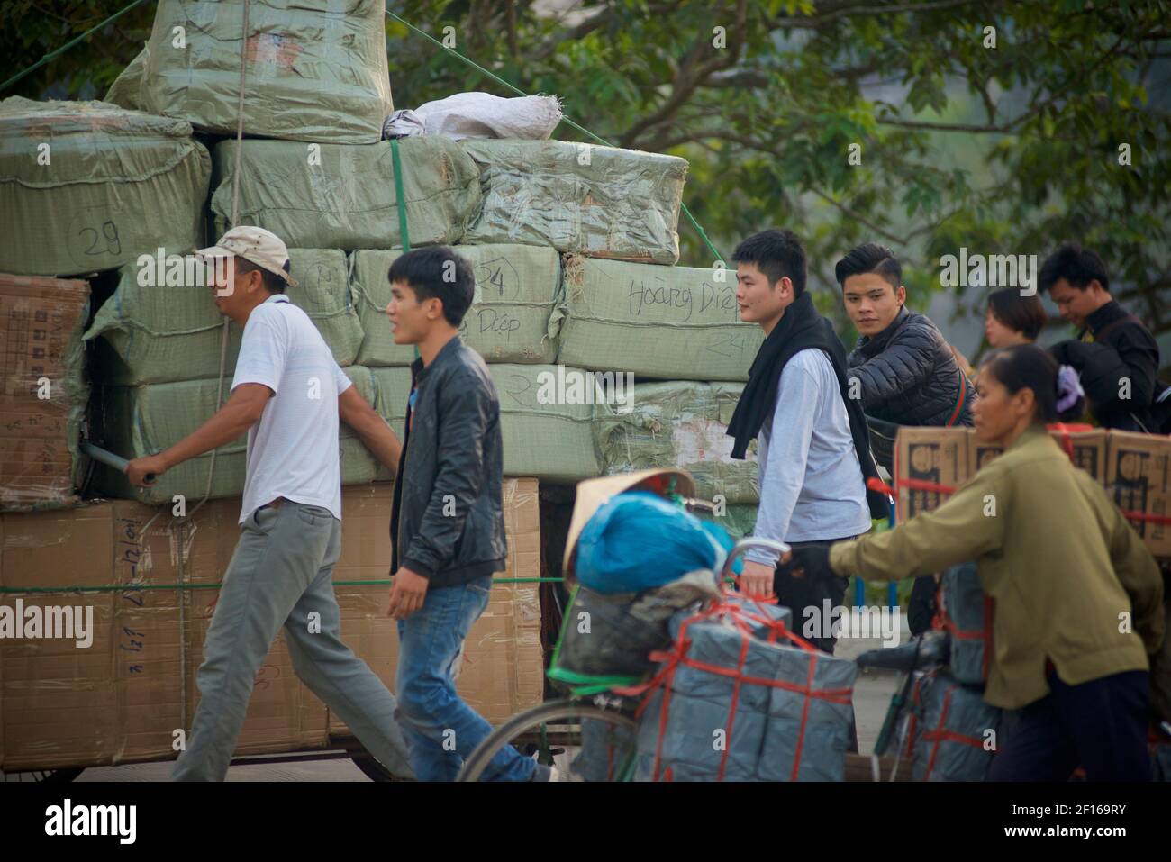 Vietnam transport goods hi-res stock photography and images - Alamy