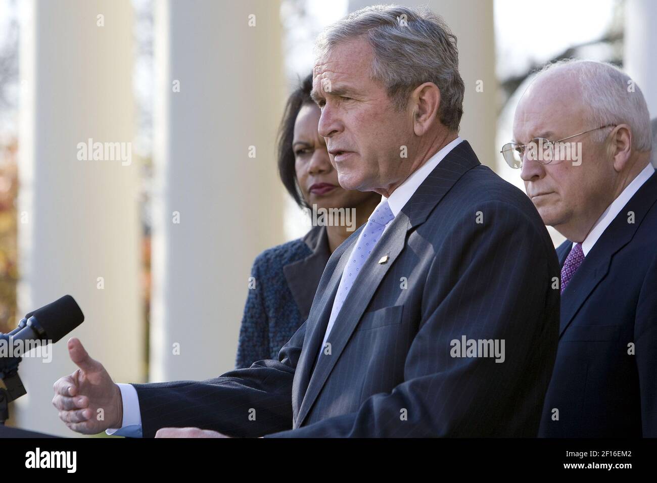 President George W. Bush, flanked by Secretary of State Condoleezza ...