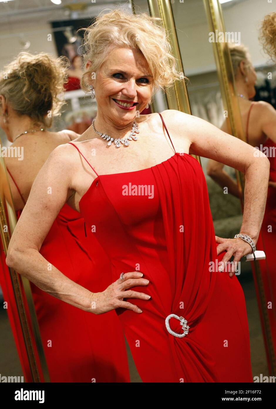 Carol Shannon shops for a new dress to wear to the premiere of "Charlie ...