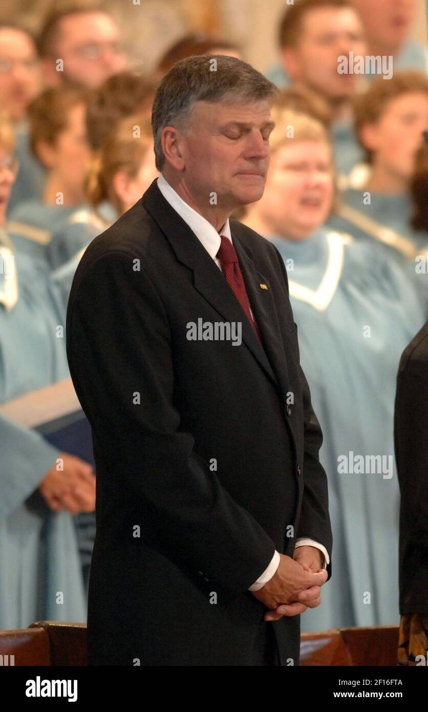 Franklin Graham pauses during the funeral for his mother, Ruth Graham ...