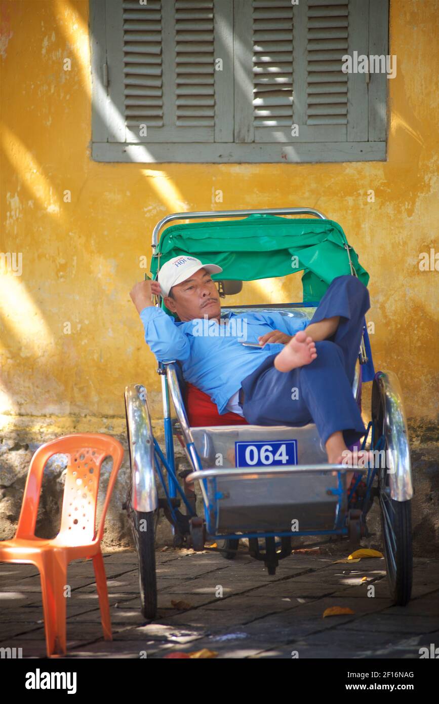 Trishaw vietnam hi-res stock photography and images - Alamy