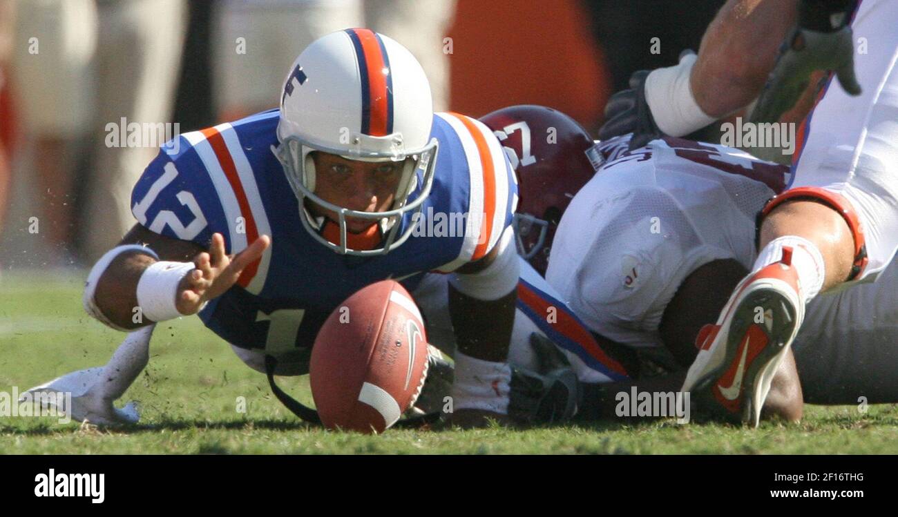 University of Florida quarterback Chris Leak (12)fumbles the ball ...