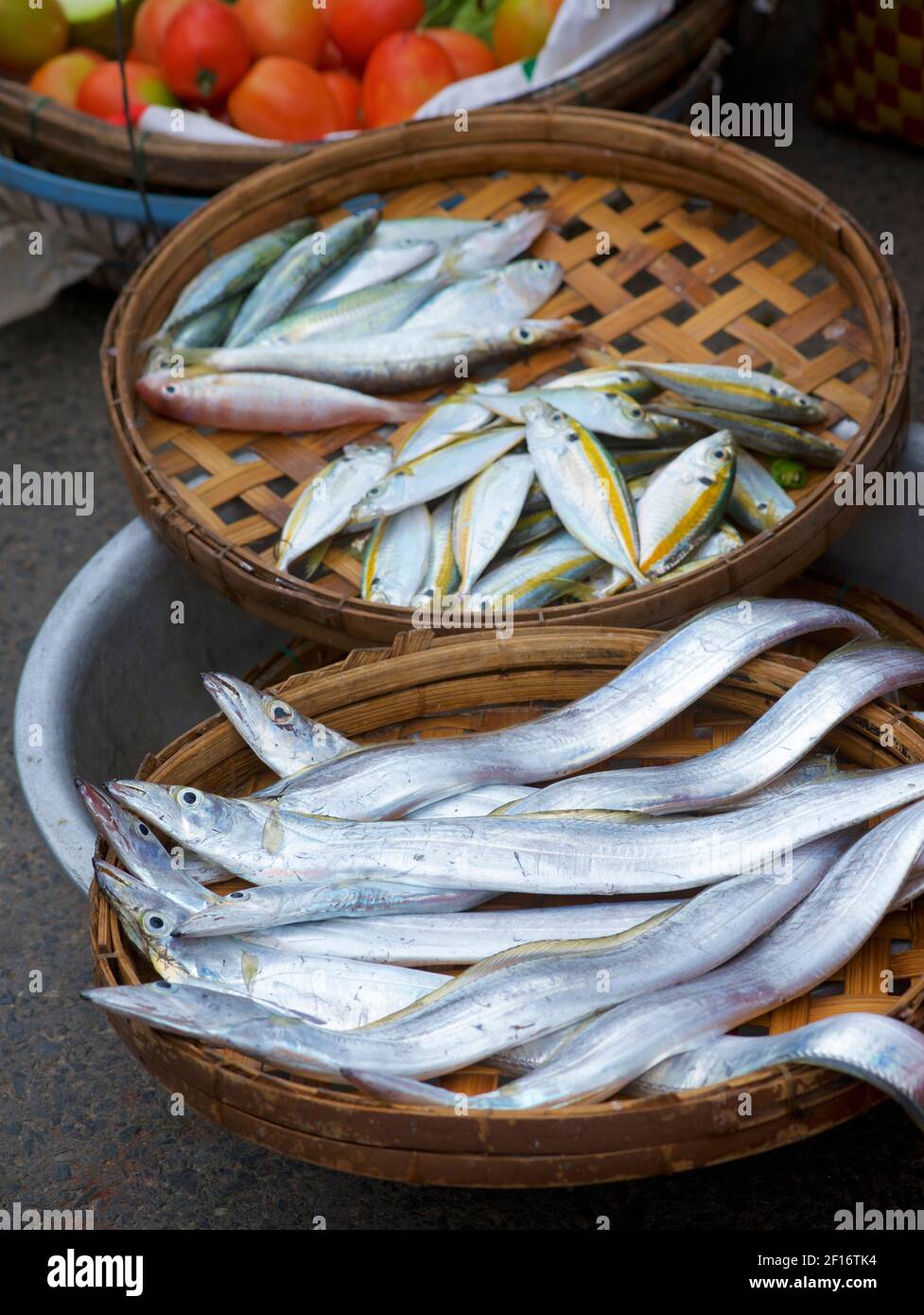 Market vietnam seller fish seafood hi-res stock photography and images ...