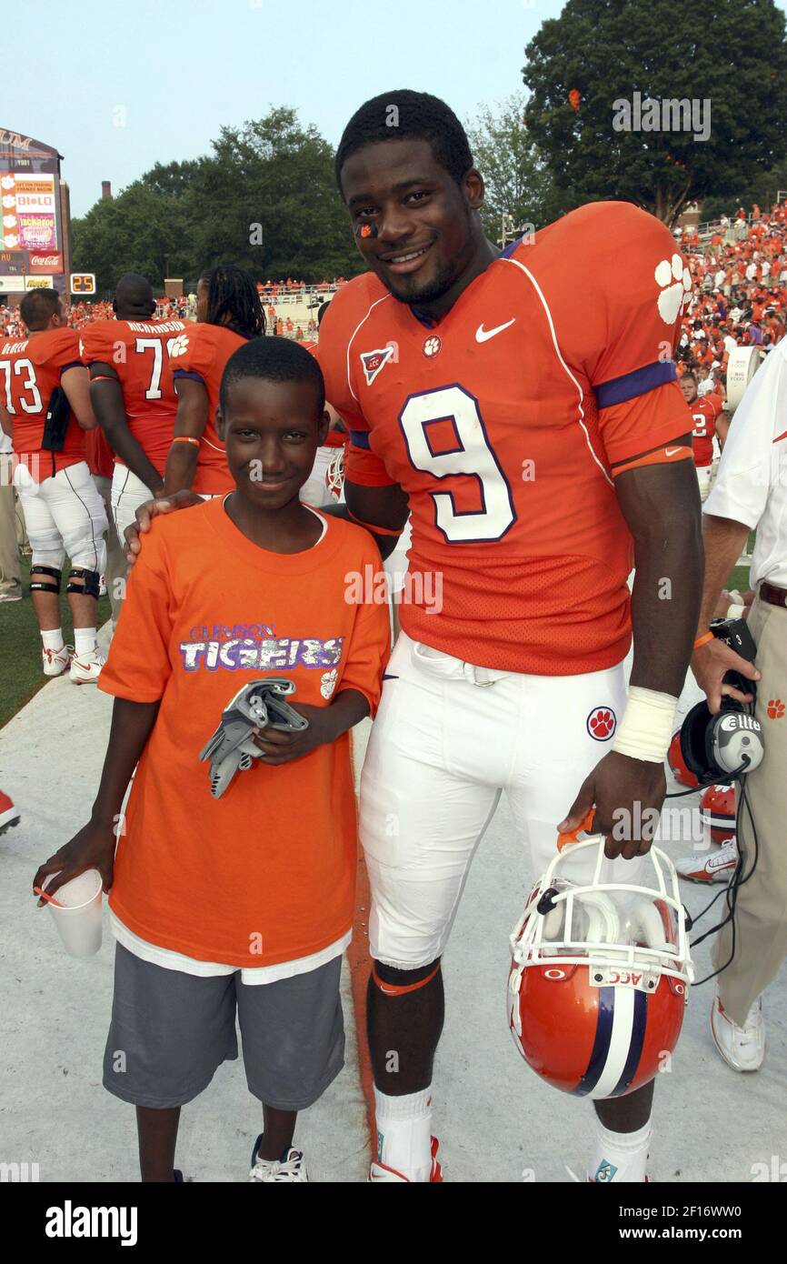Clemson's cornerback Ray Ray McElrathbey and his 11-year-old brother ...
