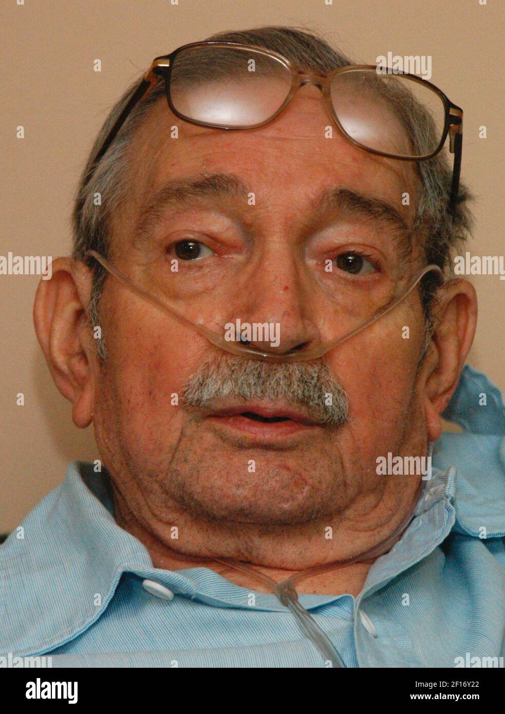 Vinson Watts talks during an interview, August 24, 2006, at his home in ...