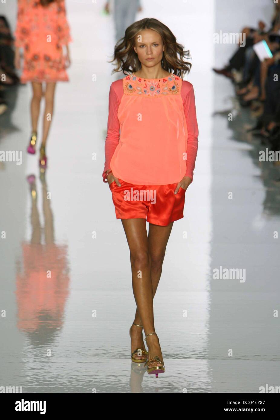 A model wears an outfit from the Matthew Williamson spring 2007 ...