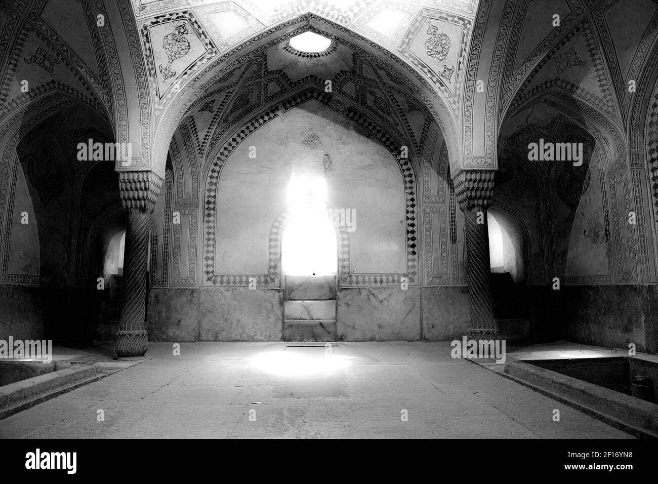 Iran mosque mirror Black and White Stock Photos & Images - Alamy