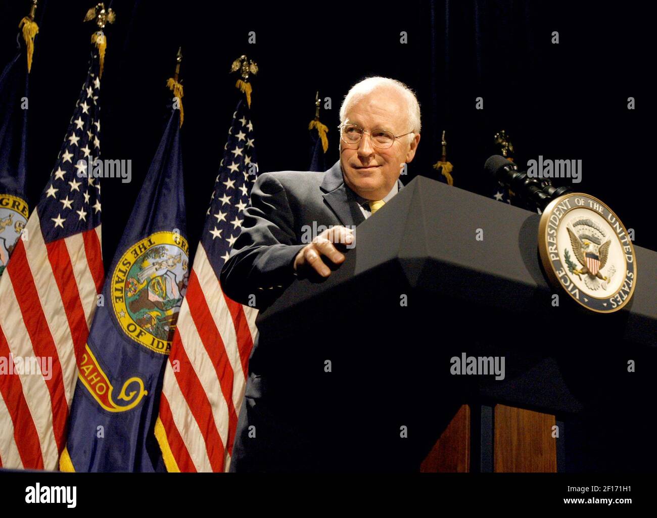 Vice President Dick Cheney surveys the crowd as he receives applause ...