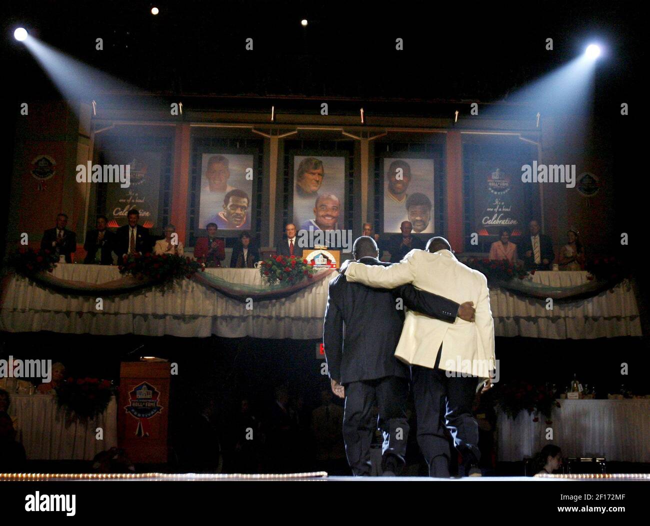 After receiving his blazer from his son Donald Carson, New York Giants ...