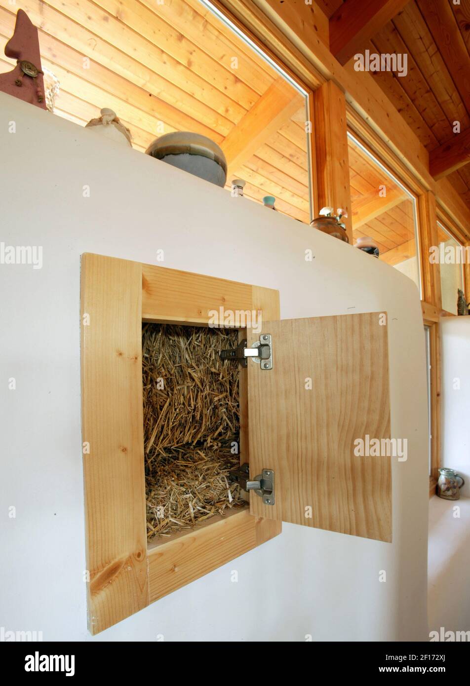 The "truth window" reveals the straw inside the walls of Carolyn and ...
