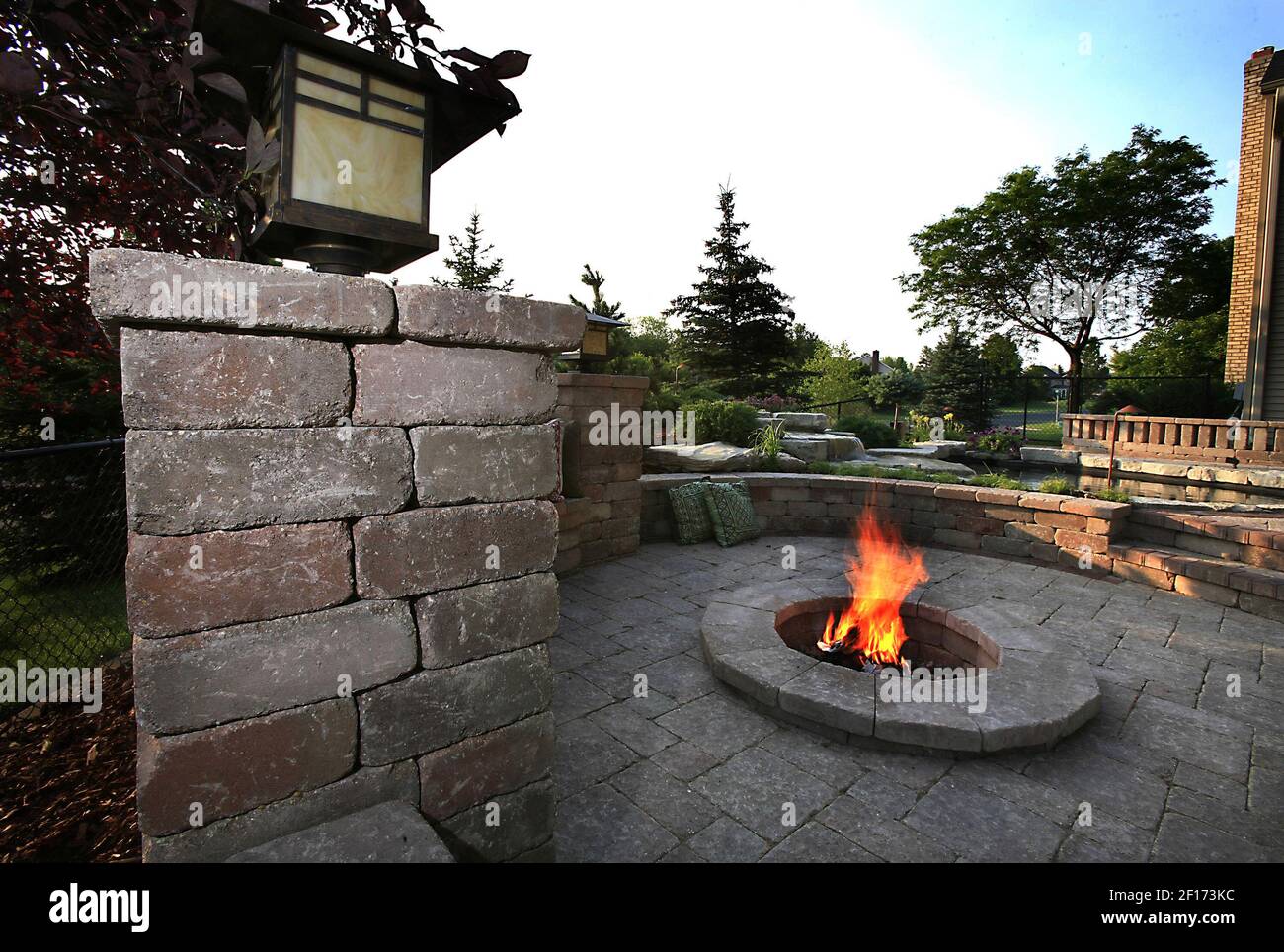 Cobblestone pavers hi-res stock photography and images - Alamy