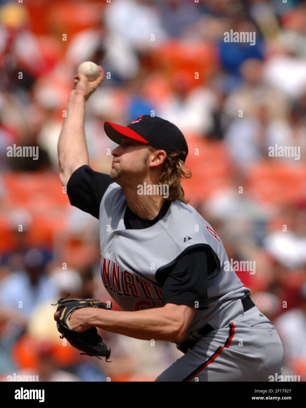 Cincinnati Reds pitcher Bronson Arroyo (61) pitches against the ...