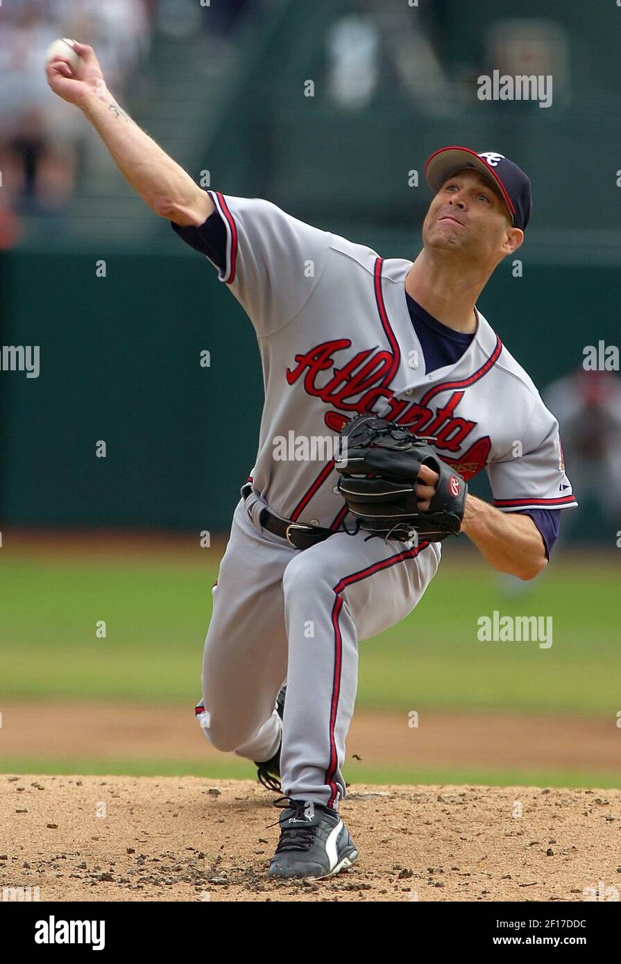 Atlanta Braves pitcher Tim Hudson pitches to the San Francisco Giants ...