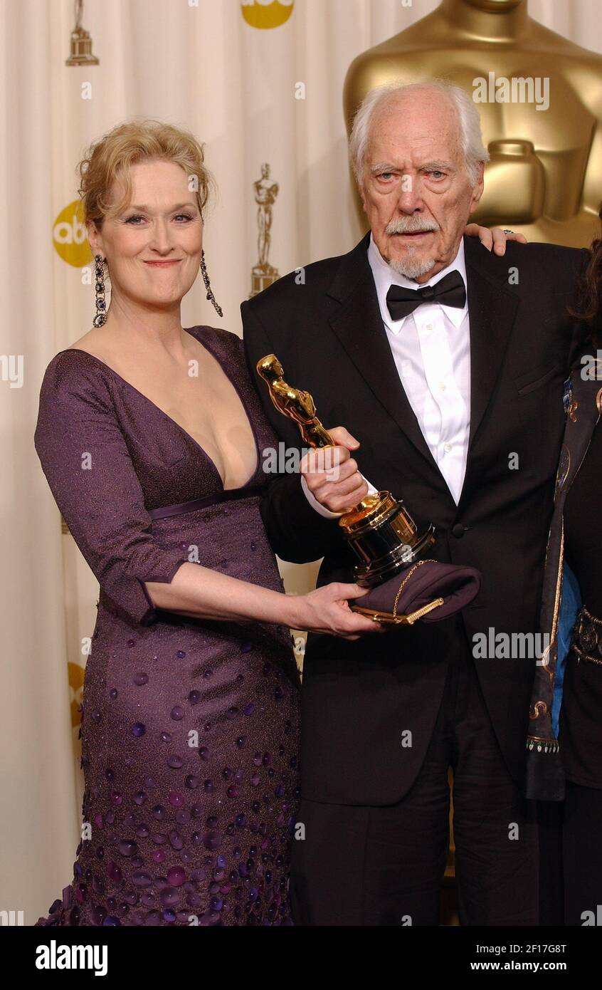 Robert Altman, winner of an Honory Oscar for his career, poses with ...