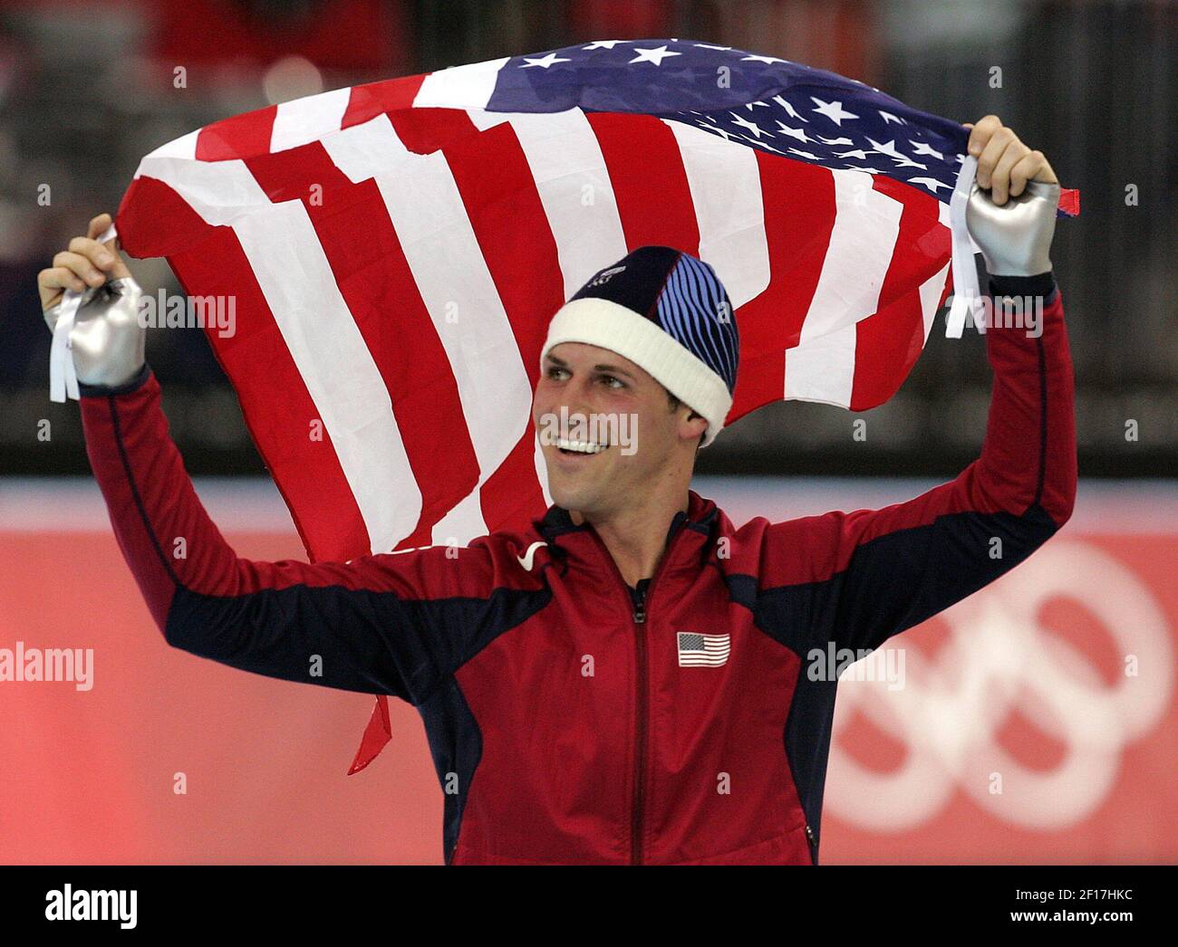 USA's Chad Hedrick celebrates winning the silver medal in the Men's ...