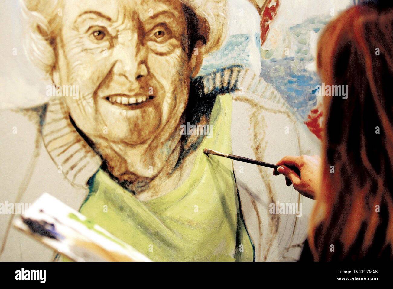 Portrait painter Regina Jacobson paints one of the LOL's (Little Old ...