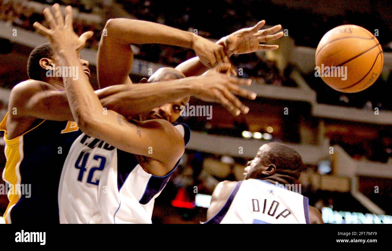 Dallas Mavericks' Jerry Stackhouse puts pressure on Los Angeles Lakers ...