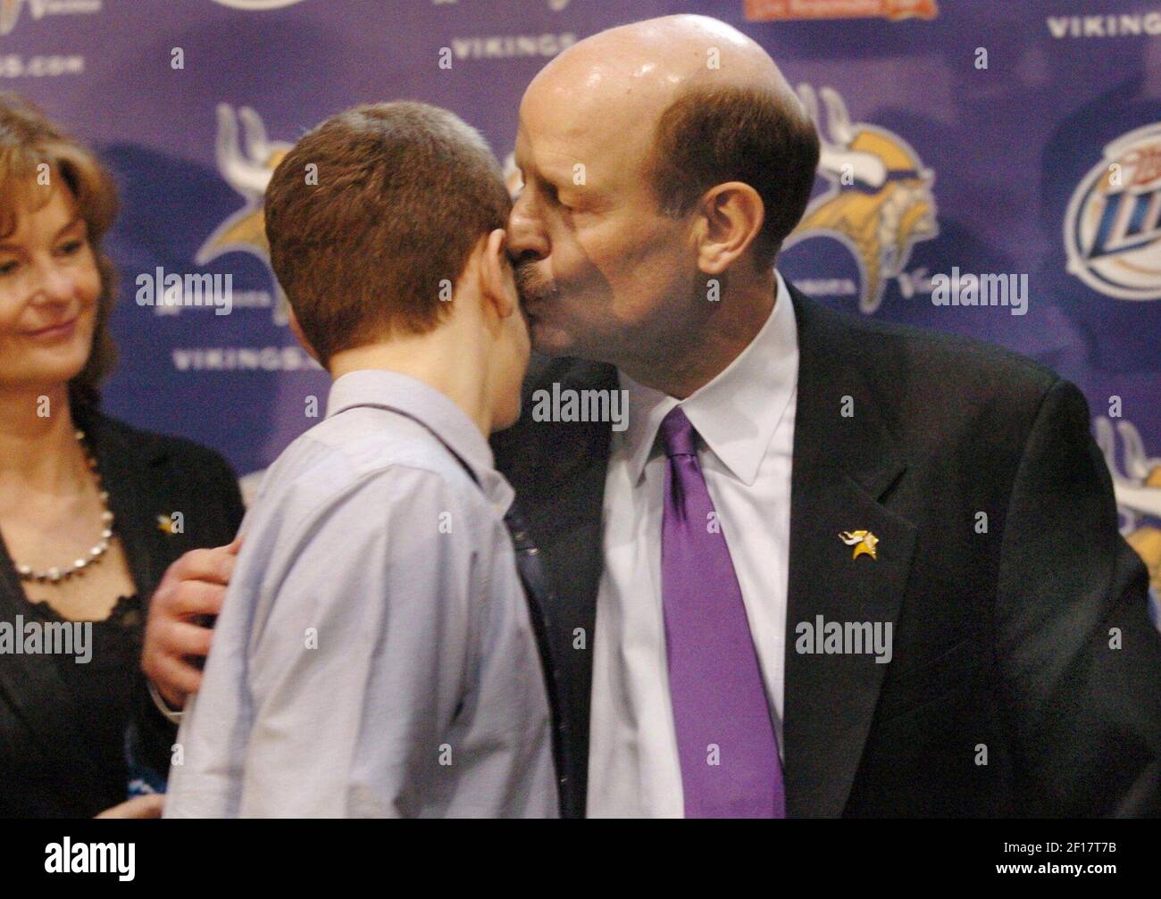 New Minnesota Vikings head coach Brad Childress gives his son ...