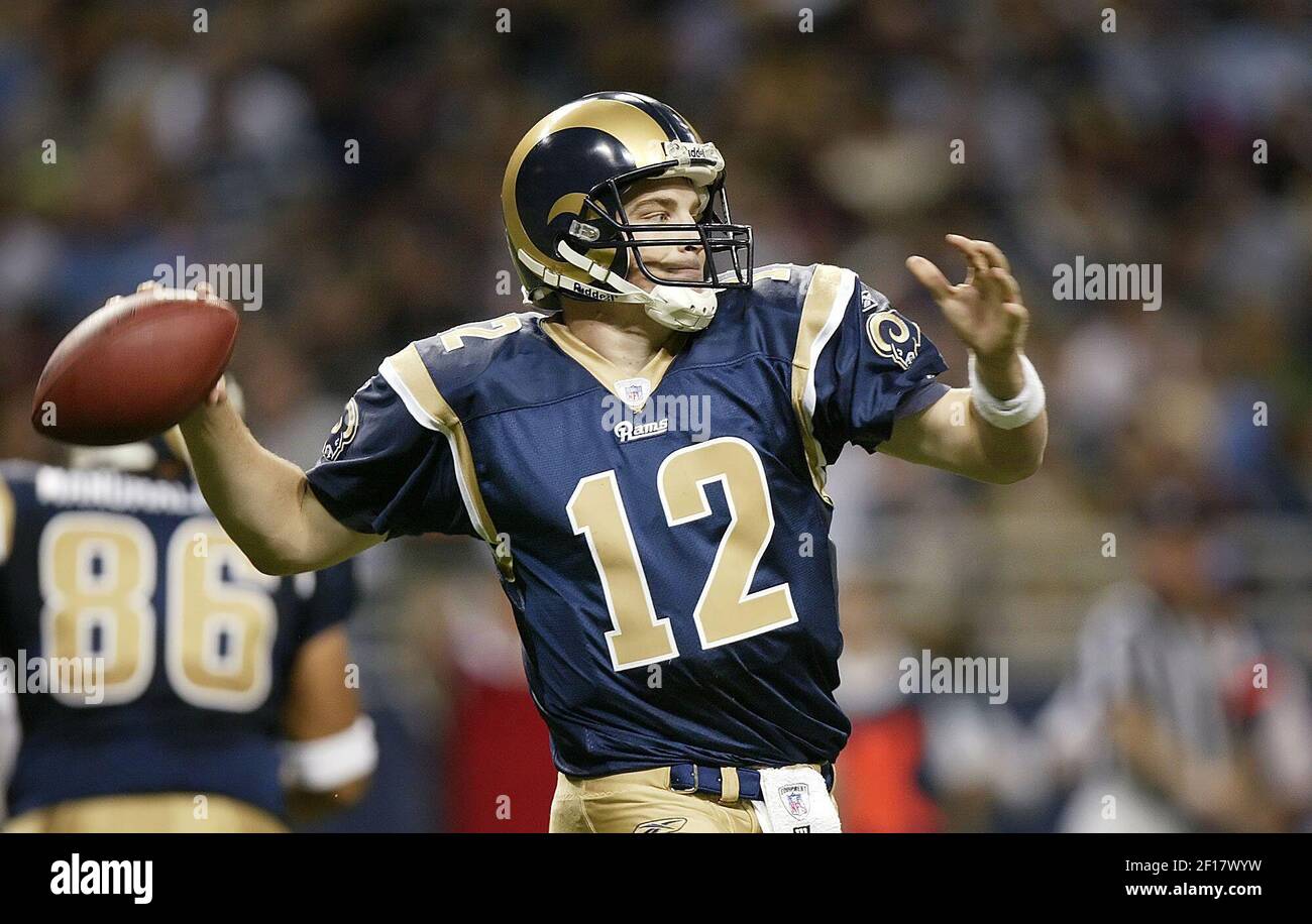 KRT SPORTS STORY SLUGGED: FBN-REDSKINS-RAMS KRT PHOTOGRAPH BY CHRIS LEE ...