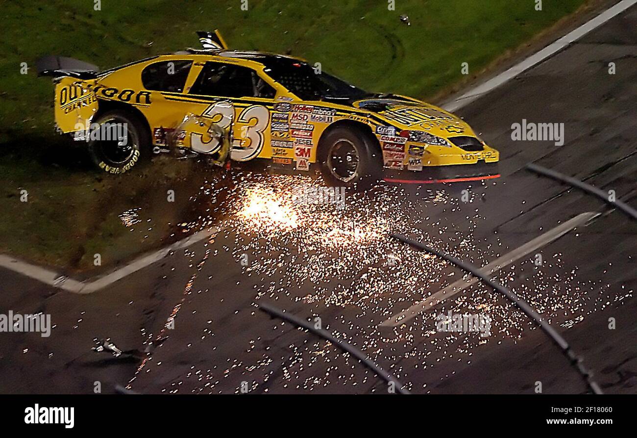 KRT SPORTS STORY SLUGGED: CAR-NASCAR KRT PHOTOGRAPH BY JEFF SINER ...