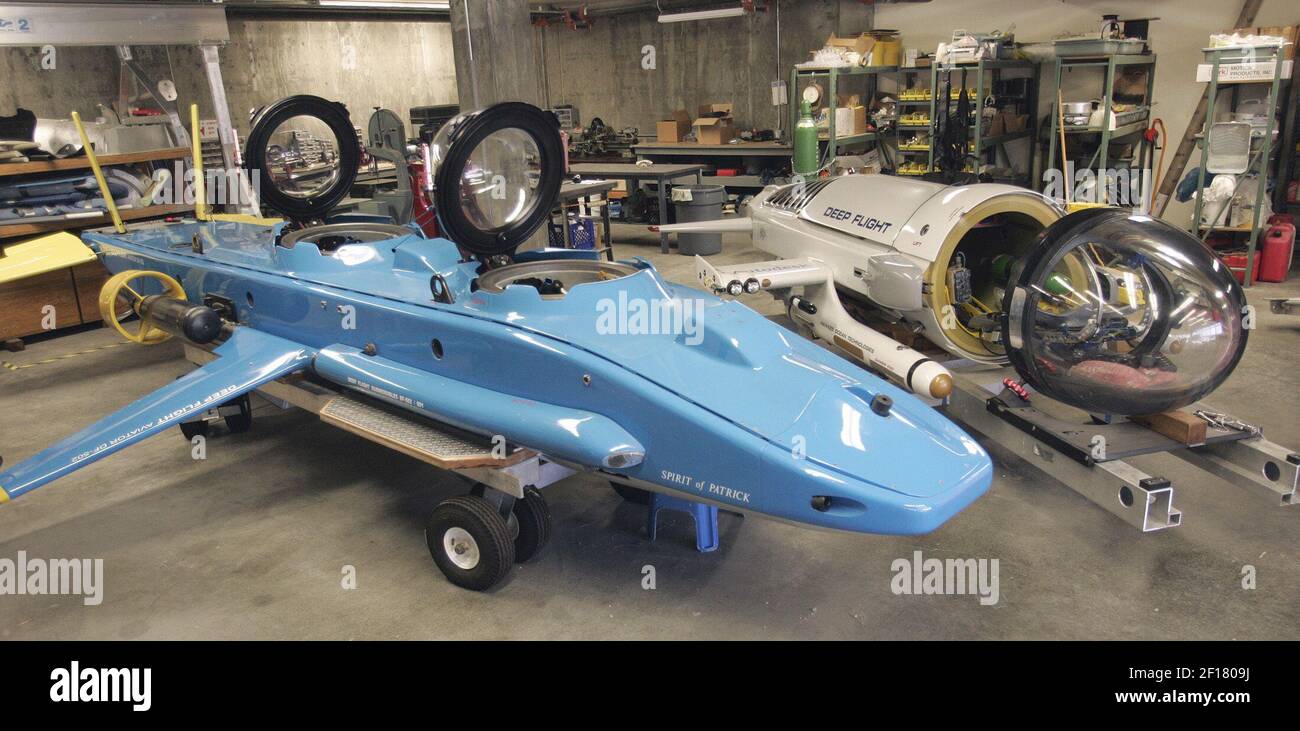 KRT US NEWS STORY SLUGGED: SCI-SUBMERSIBLE KRT PHOTOGRAPH BY GARY REYES ...