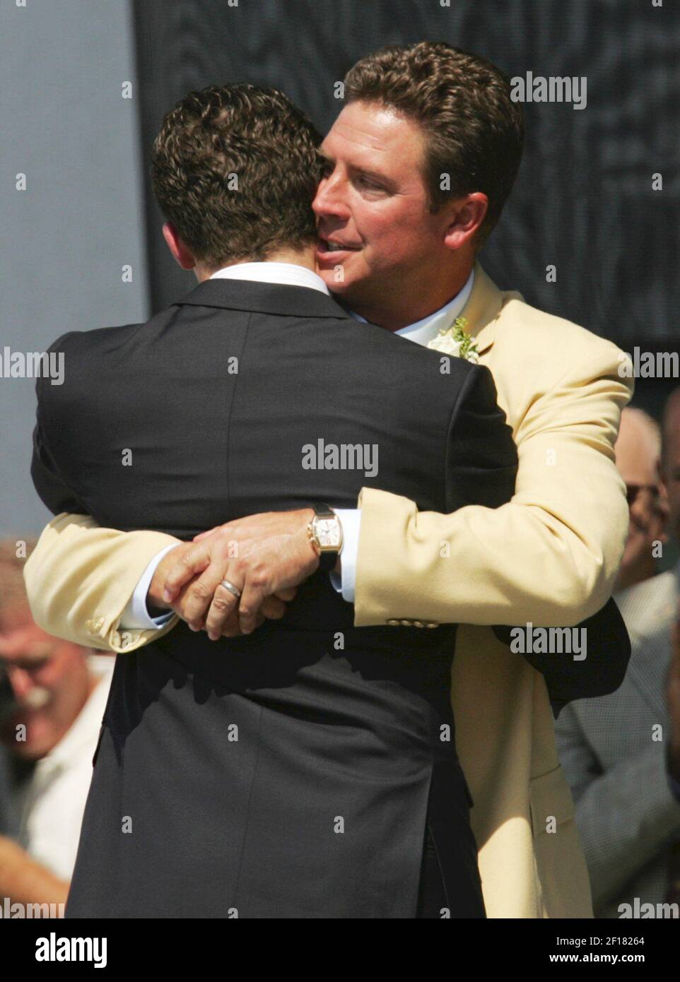 KRT SPORTS STORY SLUGGED: FBN-HALL KRT PHOTOGRAPH BY JOCELYN WILLIAMS ...