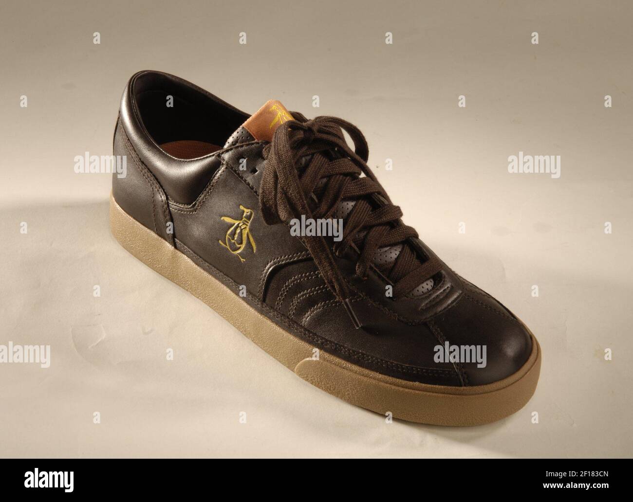 KRT FASHION STORY SLUGGED: LOGOS KRT PHOTOGRAPH BY CHRIS WALKER/CHICAGO ...