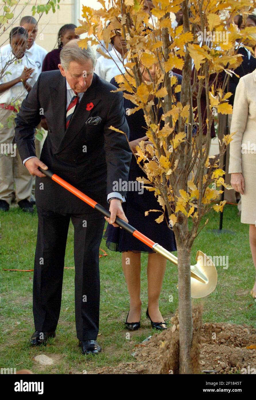 KRT US NEWS STORY SLUGGED: ROYALVISIT KRT PHOTOGRAPH BY STEVE DESLICH/KRT (November 2 ...