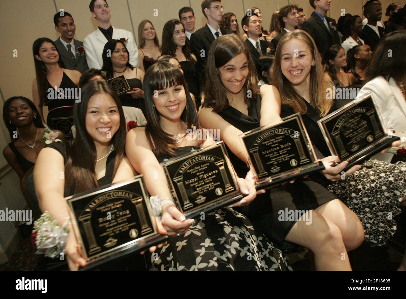 KRT LIFESTYLE STORY SLUGGED: FAM-VALEDICTORIANS KRT PHOTOGRAPH BY RAUL ...