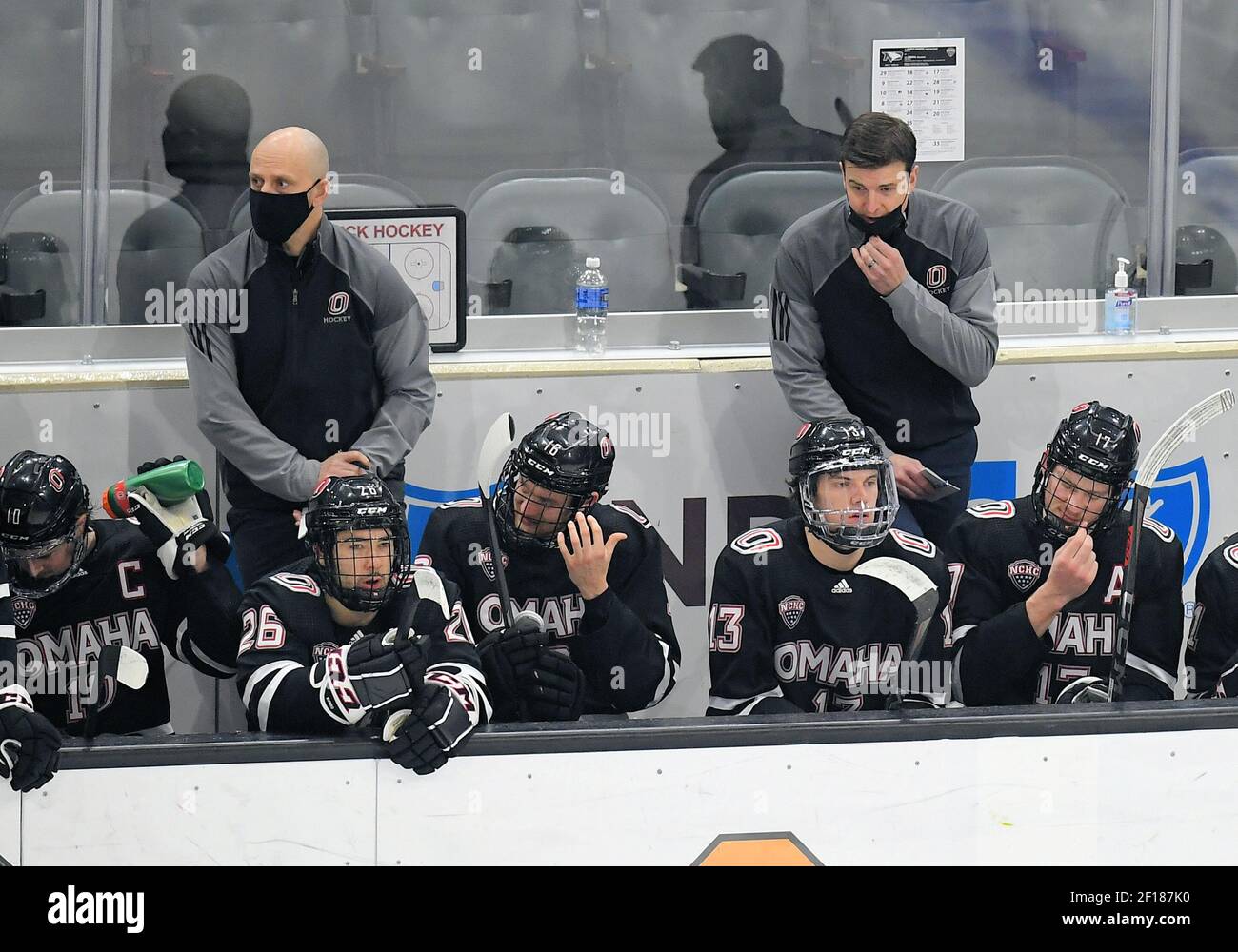 Mens Ice Hockey Omaha Mens High Resolution Stock Photography and Images ...