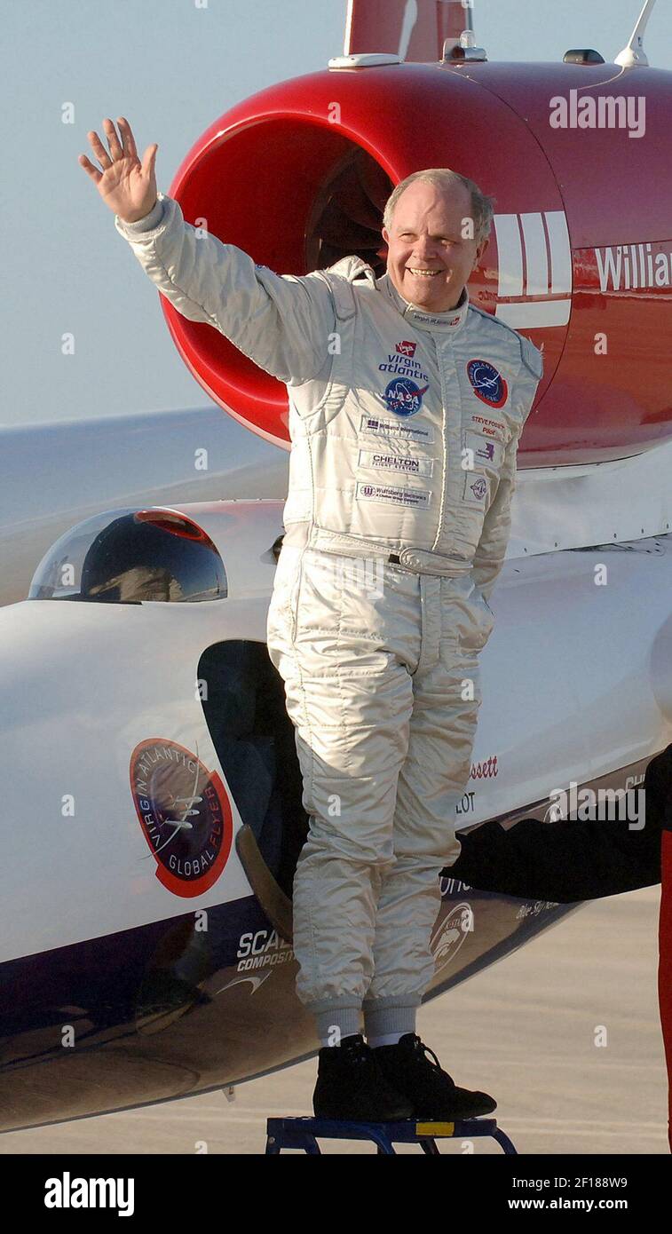 Virgin space balloon hi-res stock photography and images - Alamy