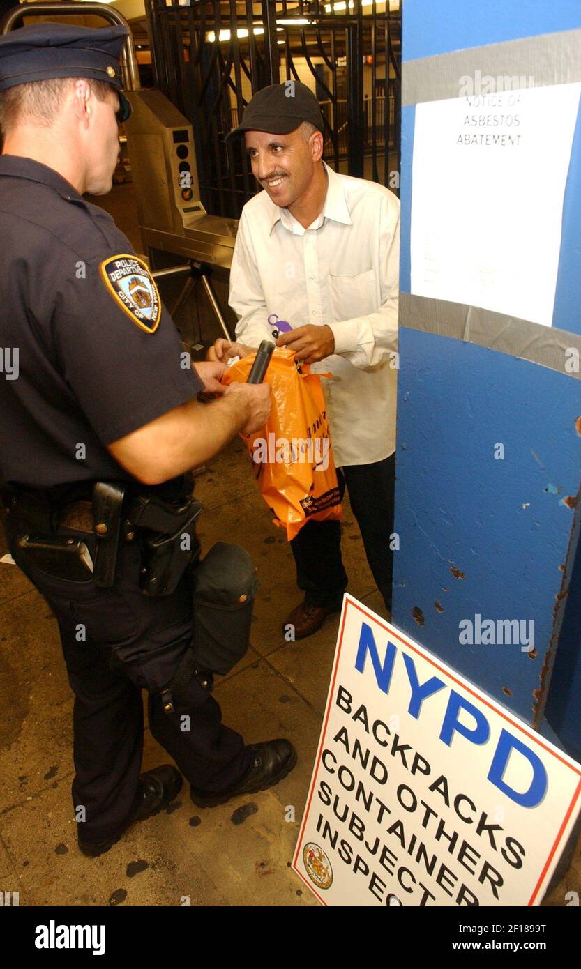 KRT US NEWS STORY SLUGGED: NYSUBWAY KRT PHOTO BY JOEL CAIRO/NEWSDAY ...