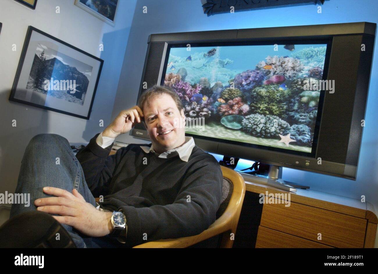 KRT BUSINESS STORY SLUGGED: CPT-TV-SCREEN KRT PHOTOGRAPH BY JONATHAN ...