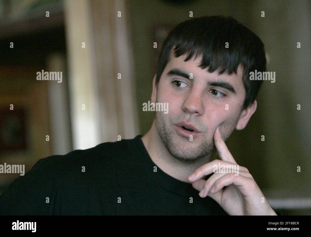 KRT US NEWS STORY SLUGGED: USCANADA-DESERTER KRT PHOTO BY CHARLES ...