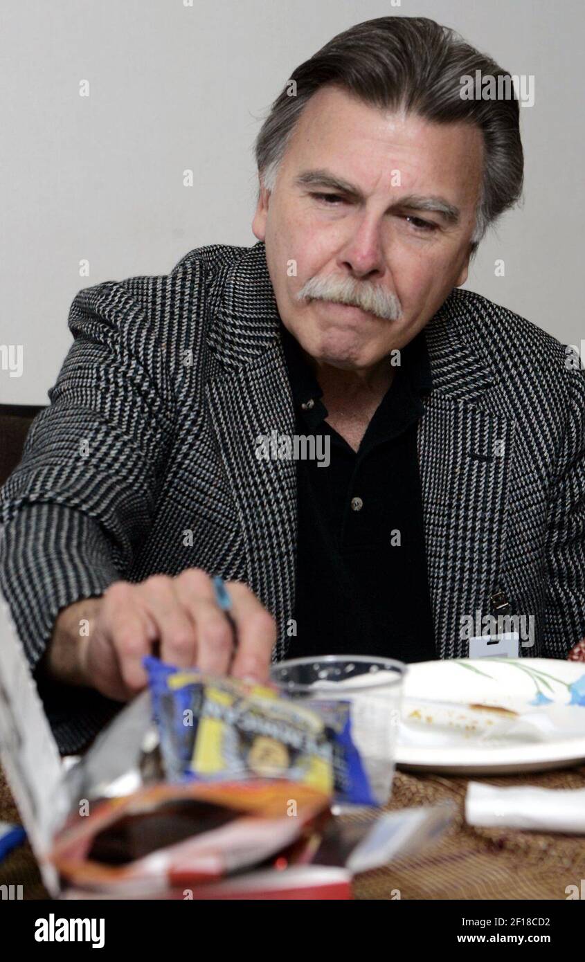 KRT TRAVEL STORY SLUGGED: PLANEFARE KRT PHOTOGRAPH BY AL DIAZ/MIAMI ...