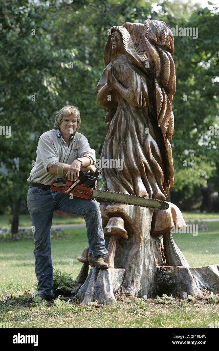 KRT LIFESTYLE STORY SLUGGED: HBY-TREESCULPTOR KRT PHOTOGRAPH BY CHARLES ...