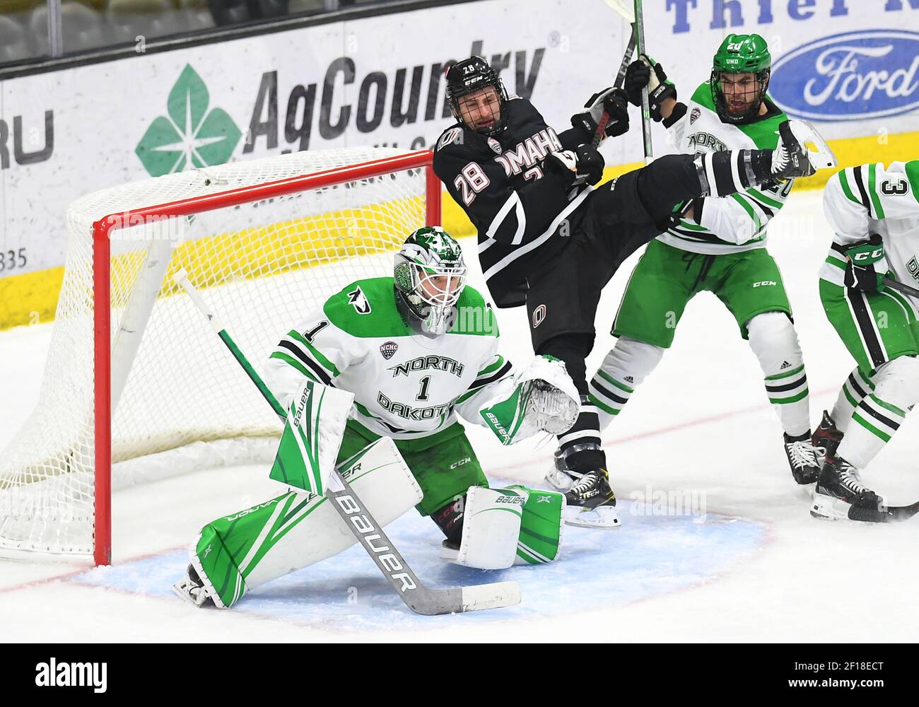 March 5, 2021 Nebraska-Omaha Mavericks forward Jack Randl (28) is ...