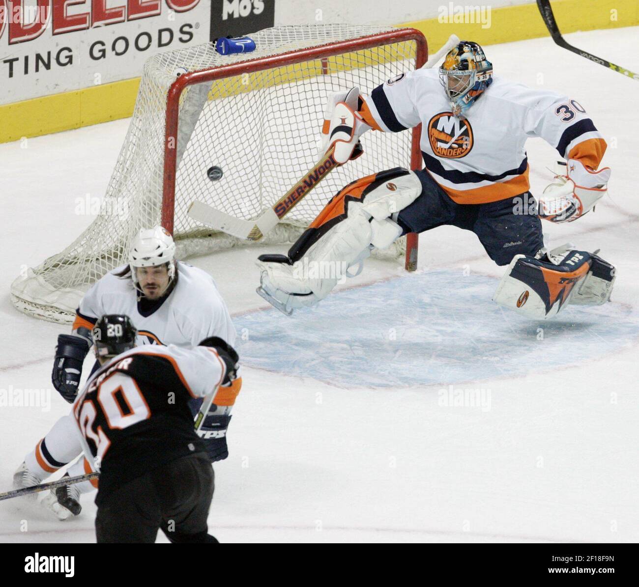 Philadelphia Flyers' R. J. Umberger shoots the puck into the net past ...