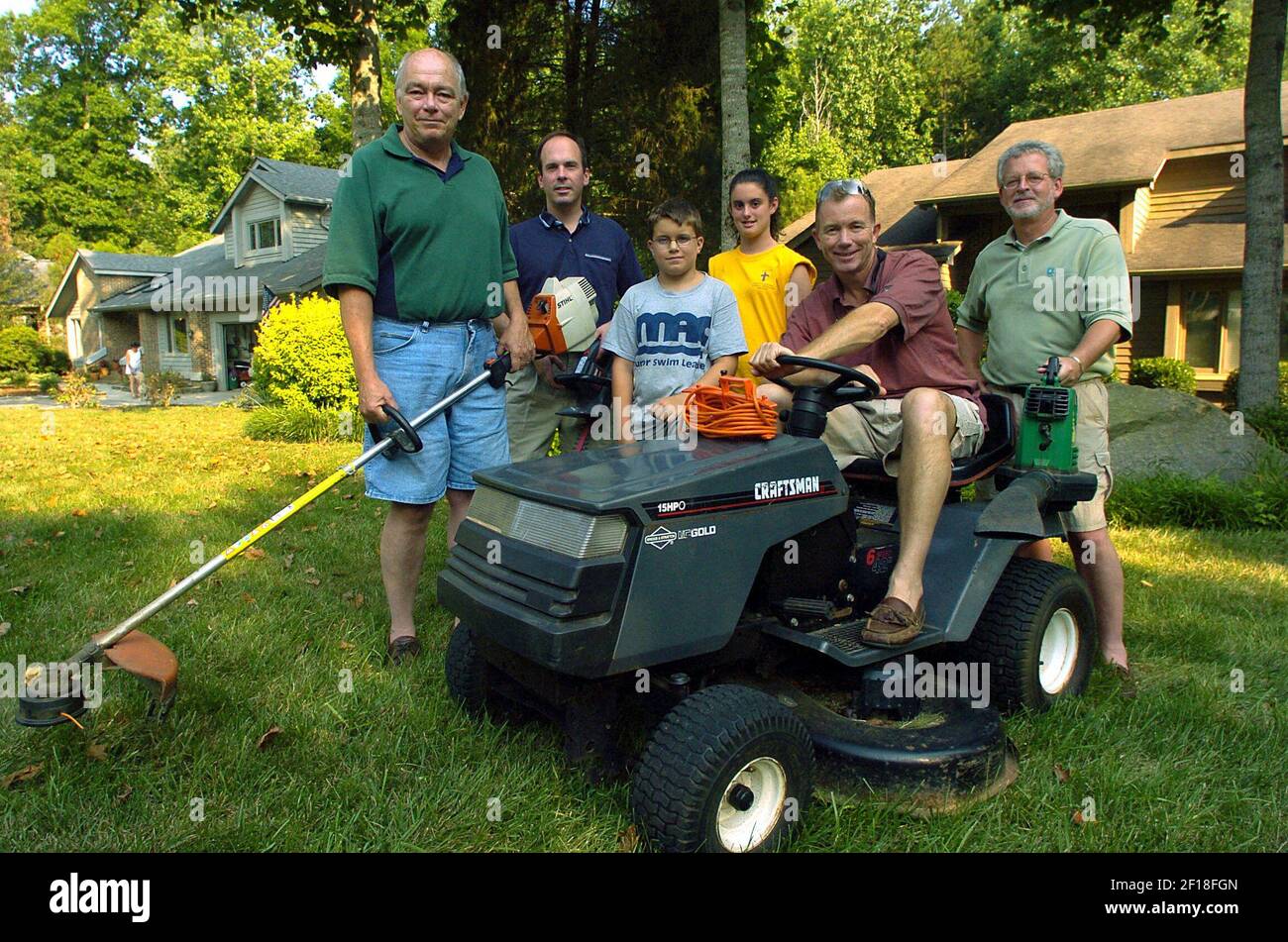 KRT LIFESTYLE STORY SLUGGED: NEWVOICES-TEACHER KRT PHOTOGRAPH BY DAVID ...